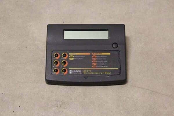 Hanna pH210 pH Meter - LabMakelaar Benelux