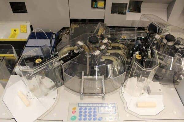 Thermo ImmunoCAP Phadia 1000 Immunoassay Analyzer - LabMakelaar Benelux