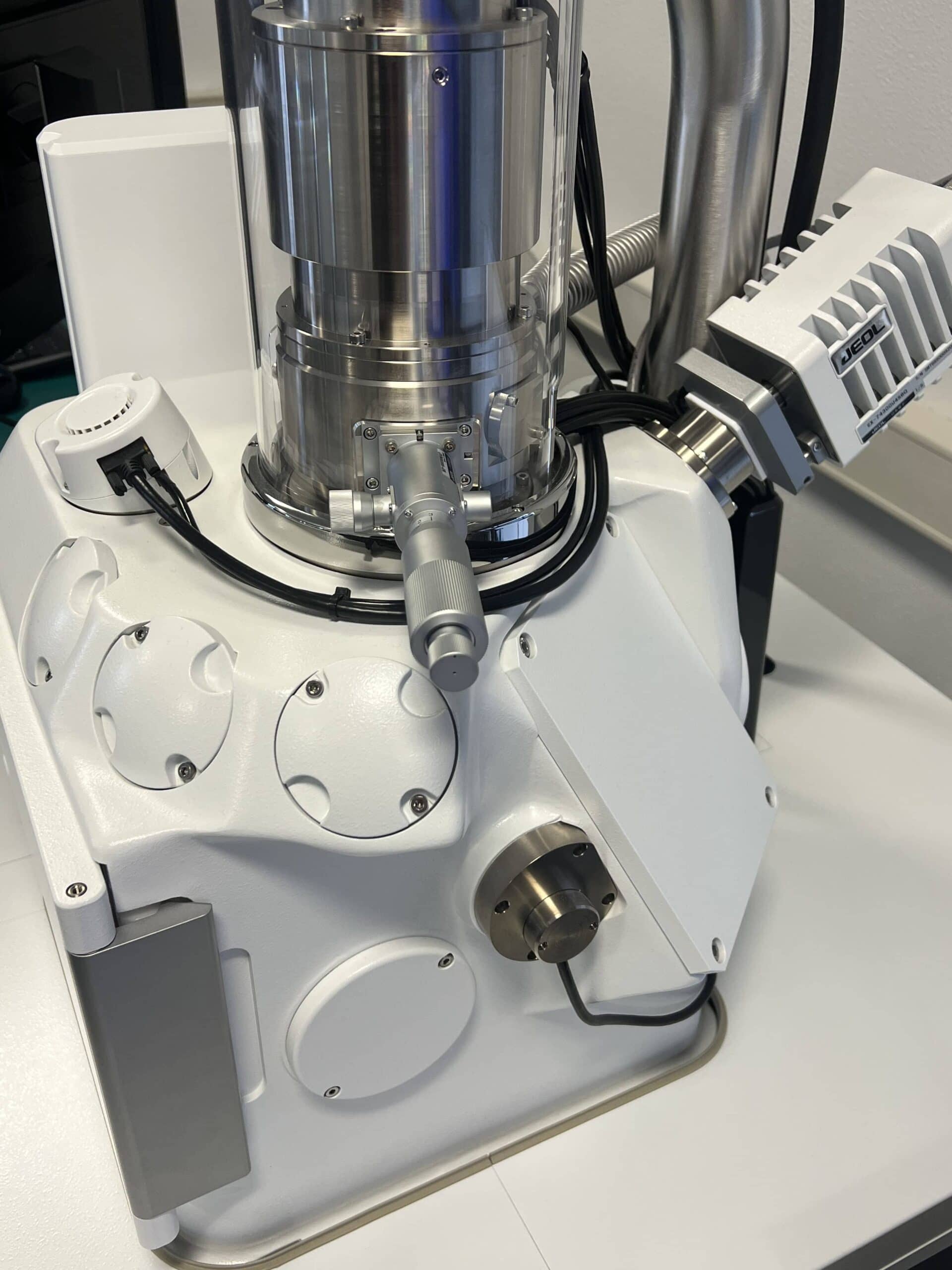 Jeol JSM-IT500 InTouchScope Scanning Electron Microscope, 60% OFF Jeol JSM-IT500 InTouchScope Scanning Electron Microscope, 60% OFF
