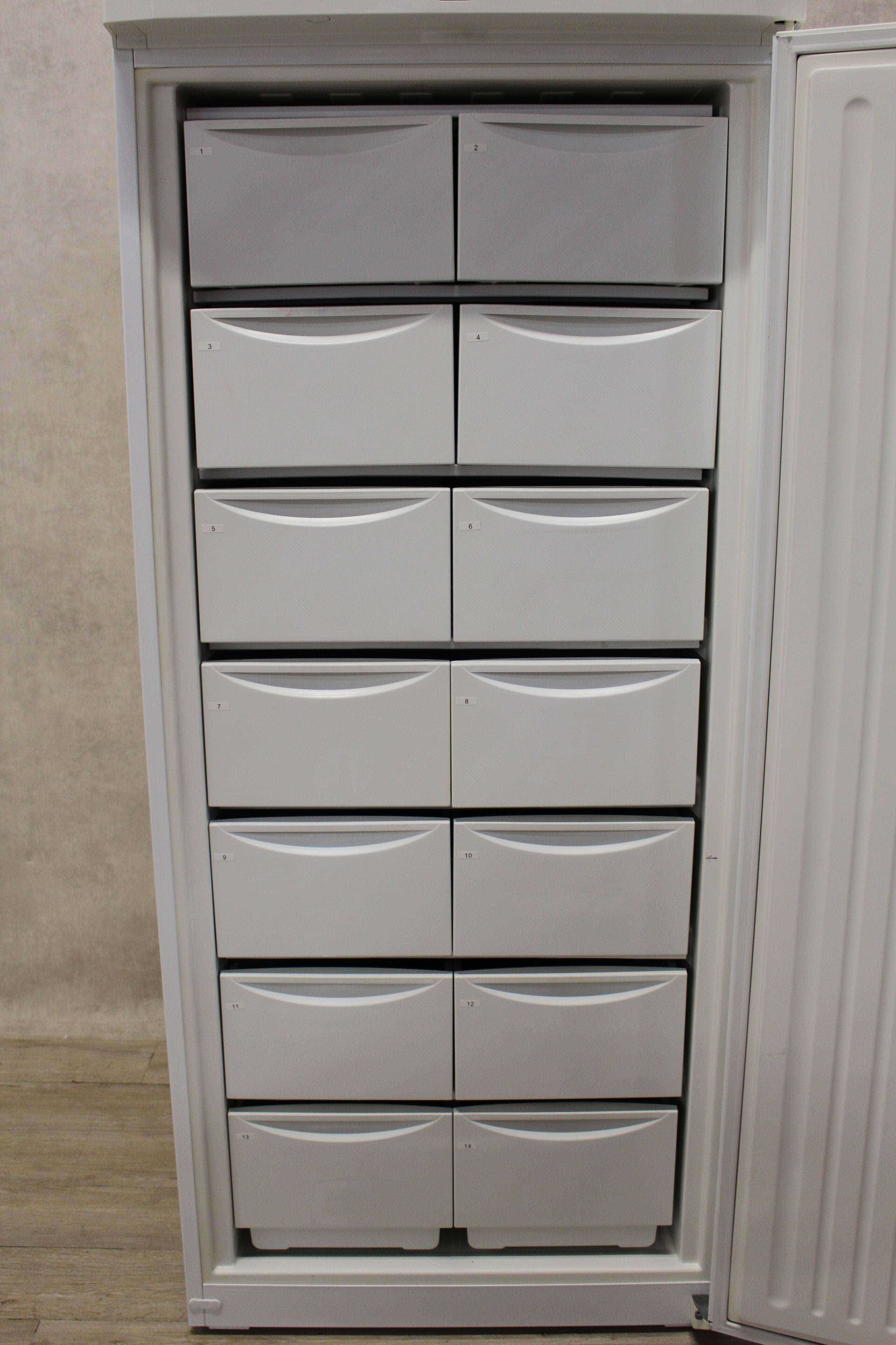 Liebherr G 5216 Freezer - LabMakelaar Benelux