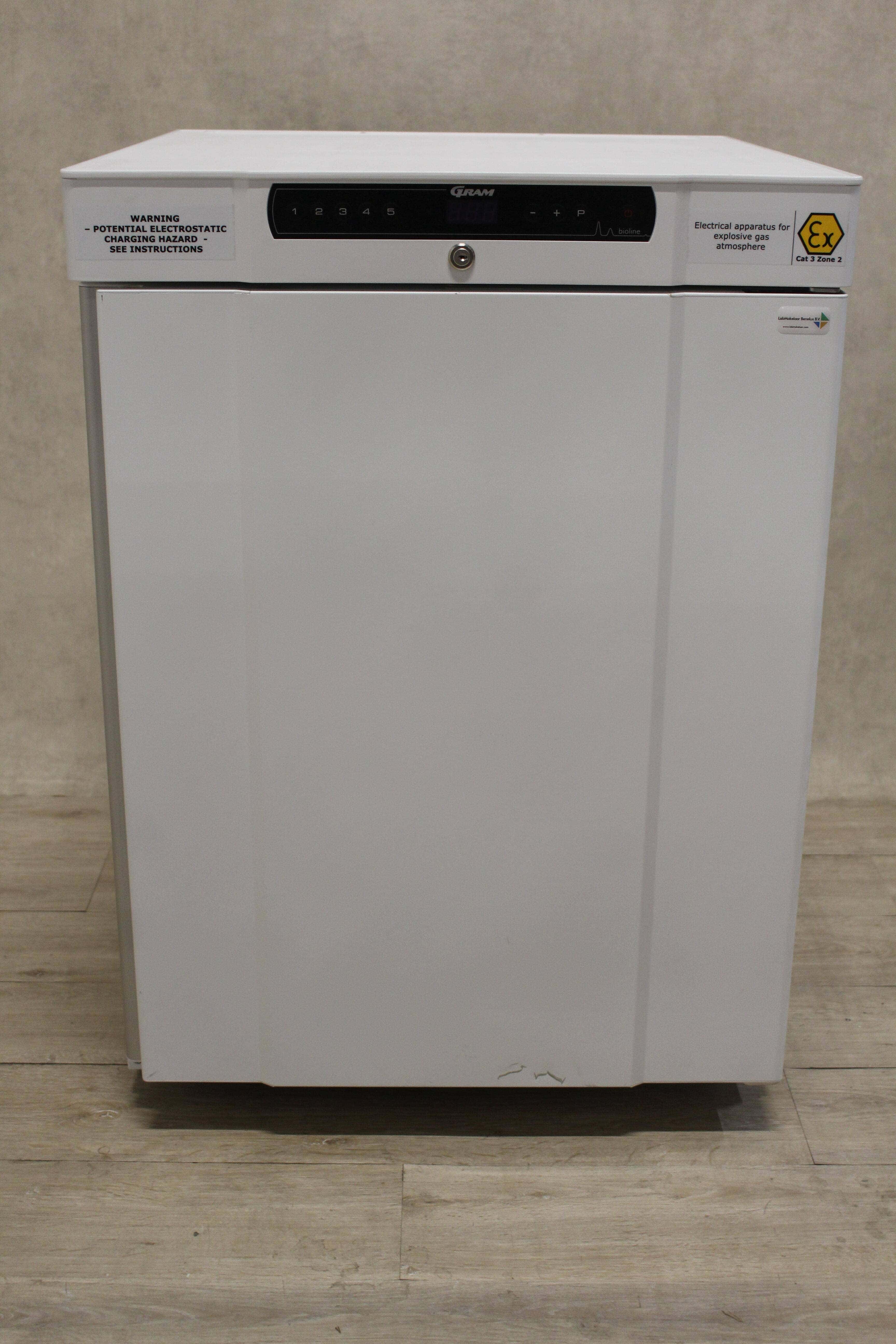 Gram BioCompact ll RR210 Refrigerator - LabMakelaar Benelux