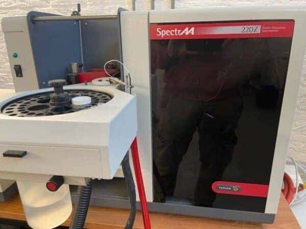 Varian SpectrAA 220Z AAS with Graphite Furnace - LabMakelaar Benelux