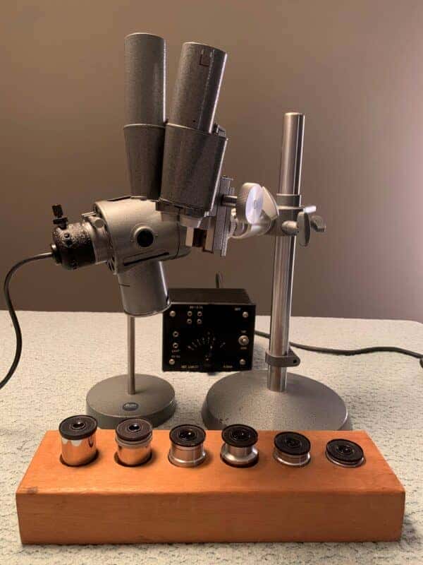 Leitz Stereo Microscope - LabMakelaar Benelux