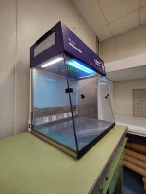 UVP HEPA/UV Sterilizing PCR Workstation - LabMakelaar Benelux