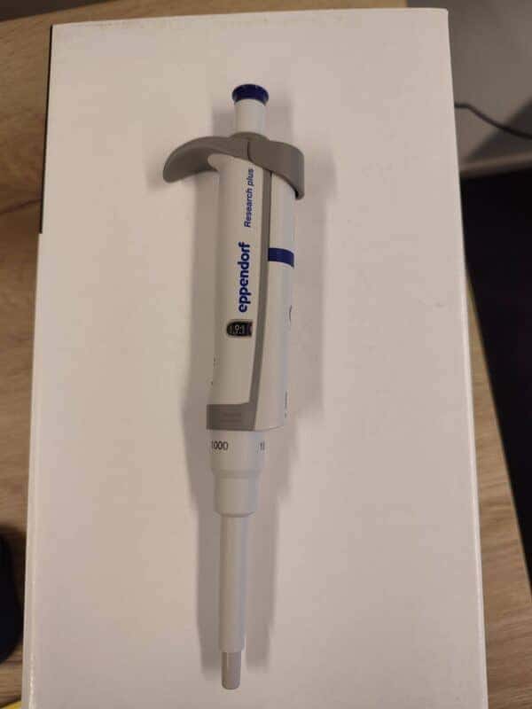 Eppendorf Research Plus Fixed Volume 1000 µl Pipette - LabMakelaar Benelux
