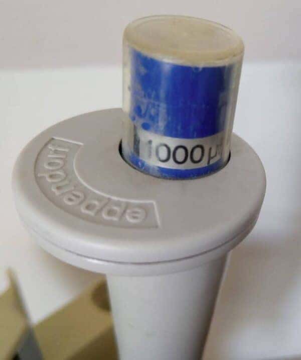 Eppendorf Pipettes with Carousel - LabMakelaar Benelux