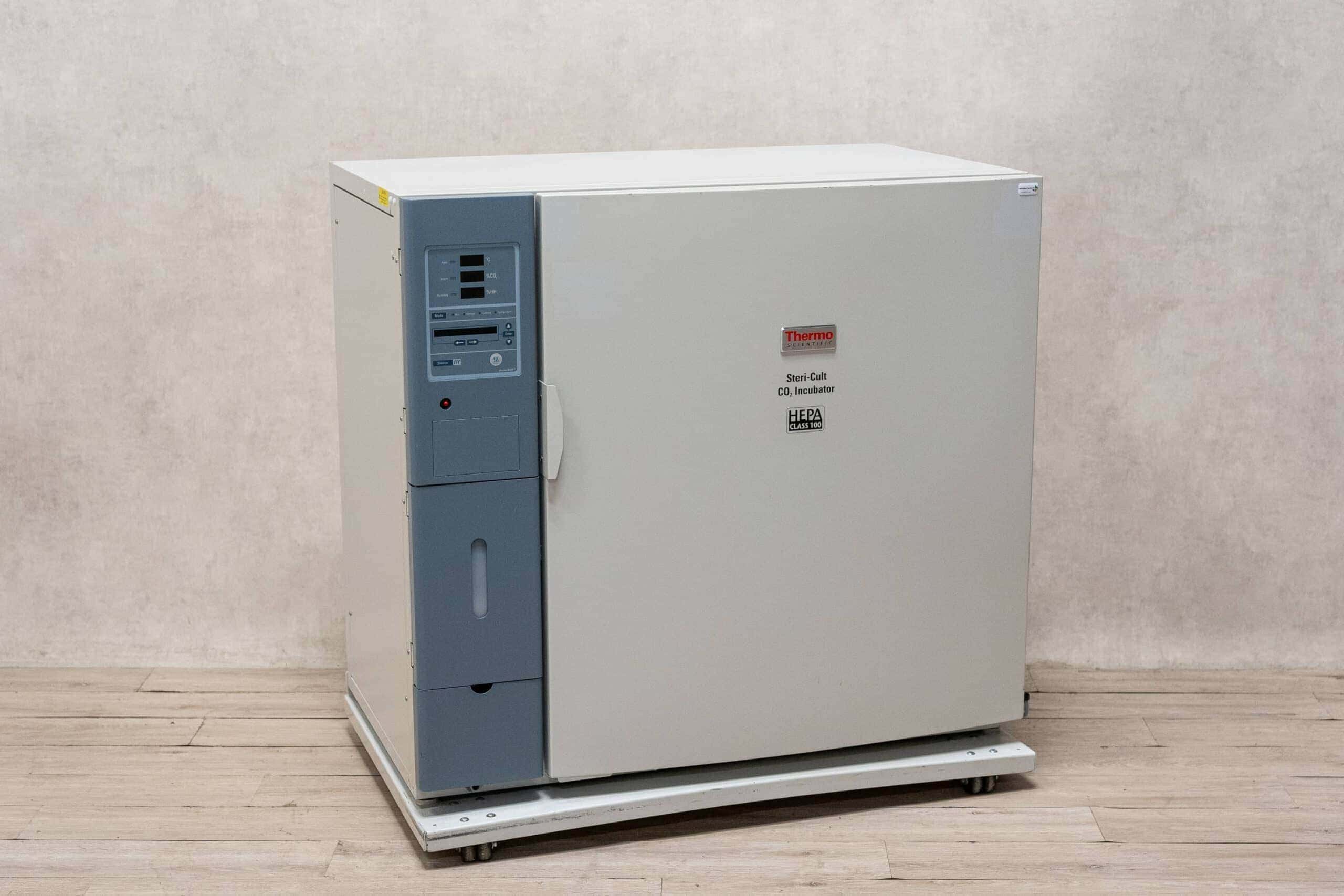 Thermo Forma Steri-Cult 3311 CO₂ Incubator - LabMakelaar Benelux