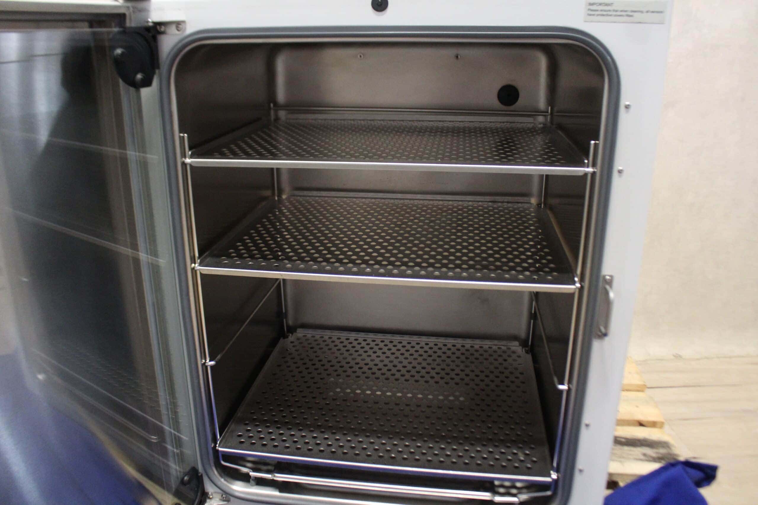 New Brunswick Galaxy 170S CO₂ Incubator - LabMakelaar Benelux