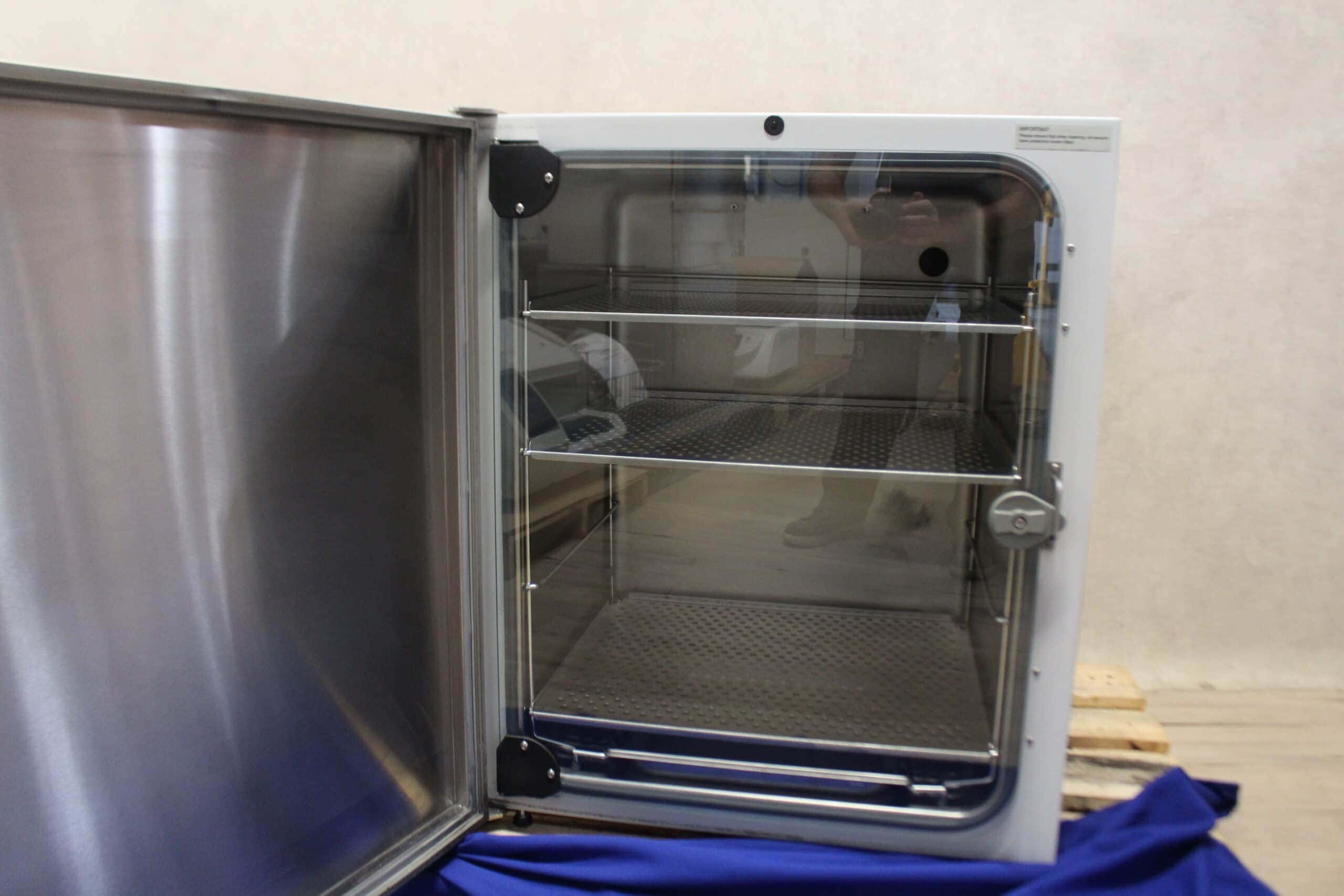 New Brunswick Galaxy 170S CO₂ Incubator - LabMakelaar Benelux
