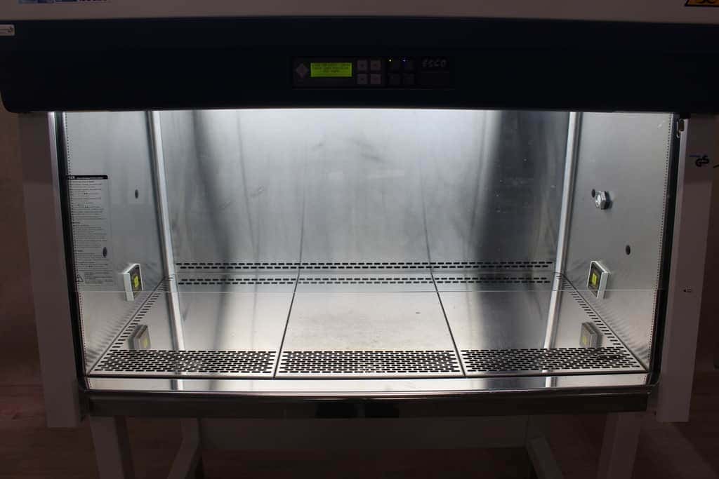 Esco Infinity FC2 Biological Safety Cabinet - LabMakelaar Benelux