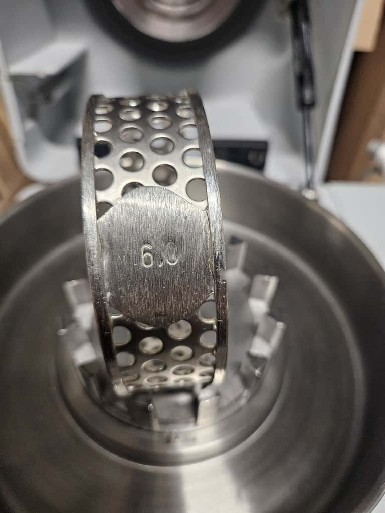 Retsch ZM200 Ultracentrifugal Mill - LabMakelaar Benelux