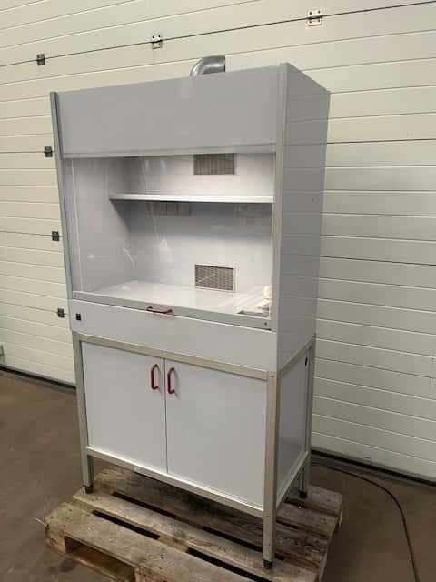 BDT GMBh 9608 Fume hood with extractor fan - LabMakelaar Benelux
