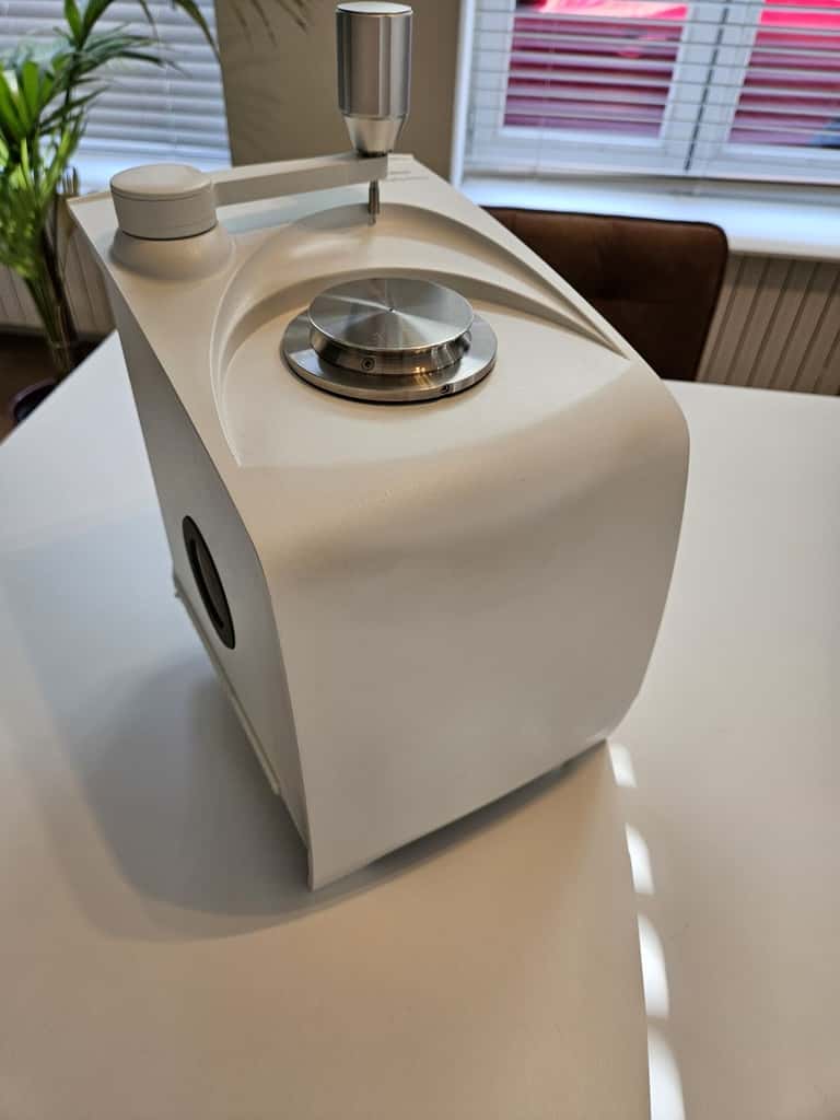 PerkinElmer Spectrum Frontier FTIR - LabMakelaar Benelux