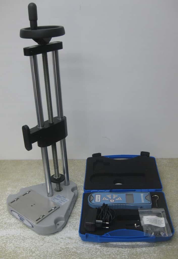 Mecmesin BFG 200N Force Gauge with stand - LabMakelaar Benelux