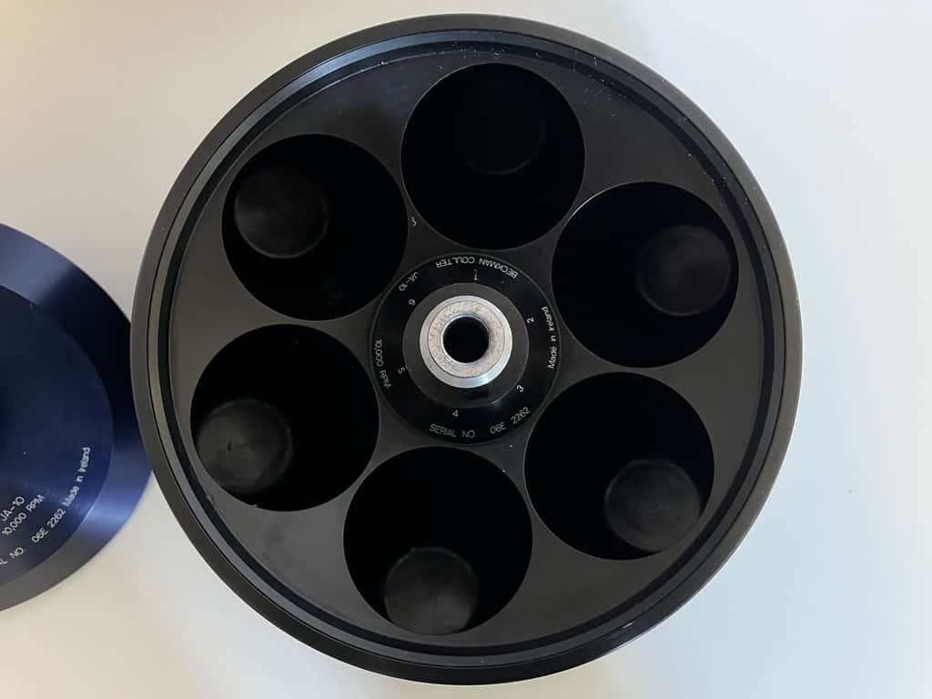 Beckman Coulter JA-10 Fixed-angle Centrifuge Rotor - LabMakelaar Benelux